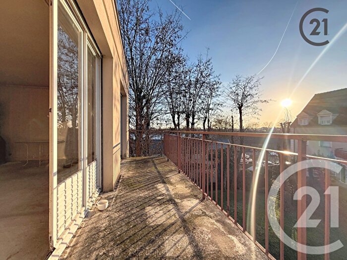 Appartement à vendre - Brie-Comte-Robert, Leclerc, Verdun - 4 pièces - 2 chambres