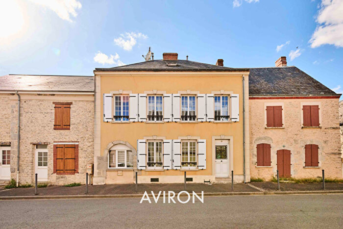 Boisville-la-Saint-Père : Maison 10 pièces à vendre