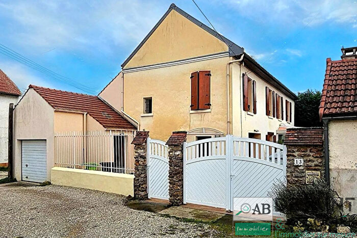 Maison 7 pièces à Chambry, à vendre