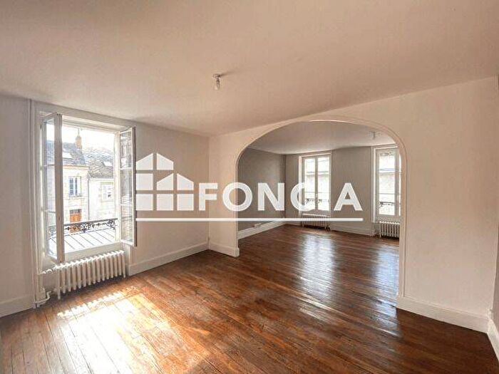 Plantes-Dauphine, Orléans - Appartement 6 pièces à louer