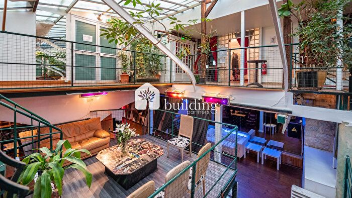 Appartement à vendre - Paris e , Belleville, Saint-Maur - 5 pièces - 4 chambres