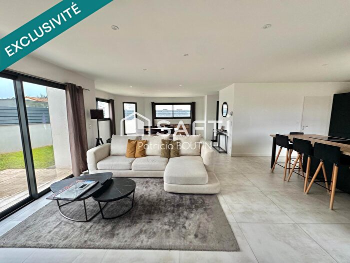 Maison à vendre - Vouillé - 5 pièces - 4 chambres