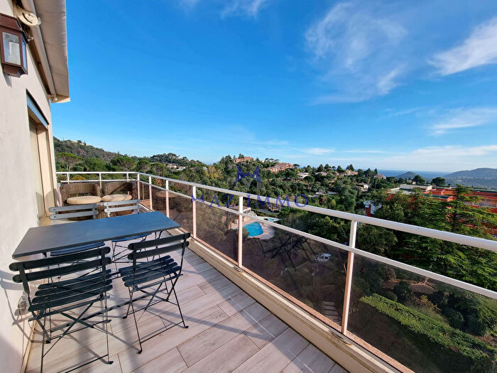 Appartement à louer - Mandelieu-la-Napoule, Minelle - 3 pièces - 2 chambres