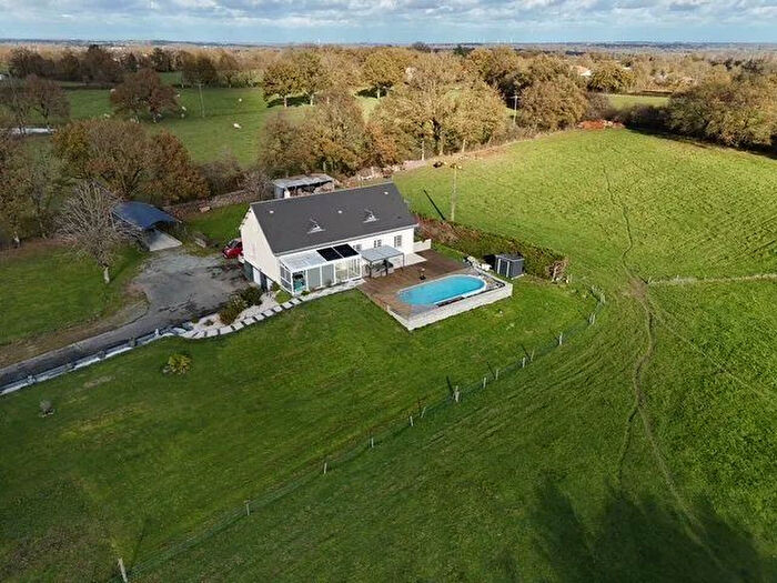 Maison à vendre - Bressuire, Villabé - 6 pièces - 5 chambres