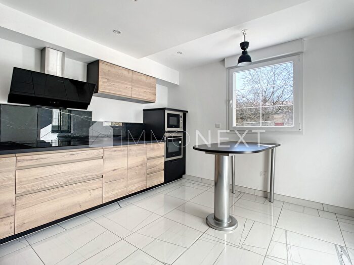 Appartement à louer - Thionville, Guentrange - 4 pièces - 3 chambres