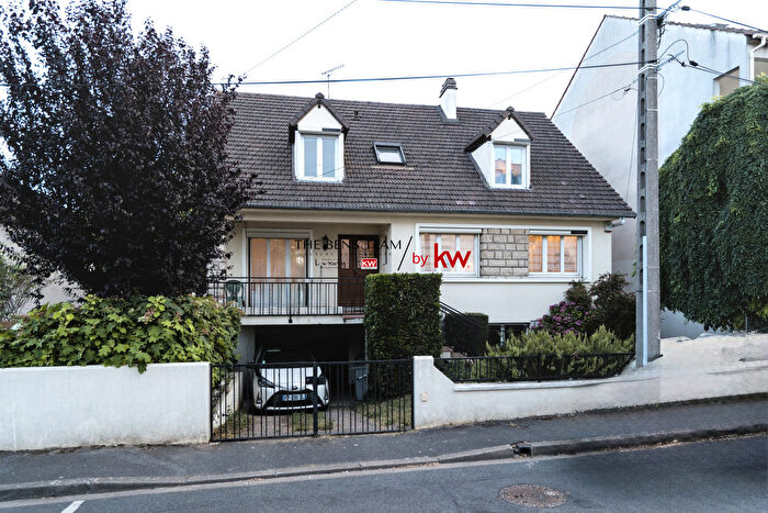 Maison 8 pièces à vendre à Savigny-sur-Orge, Cherchefeuilles