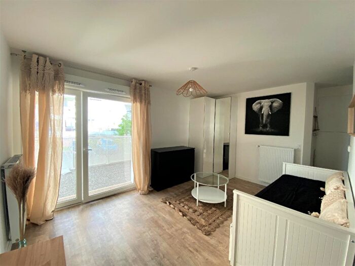 Appartement à vendre - Villeneuve-le-Roi, Bord de lEau - 1 pièce