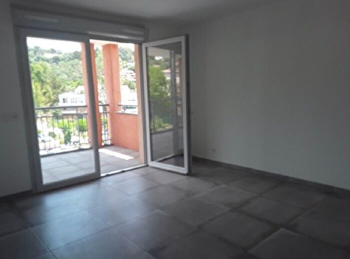 Bormes-les-Mimosas, Centre-ville, Le Pin : Appartement 2 pièces à louer