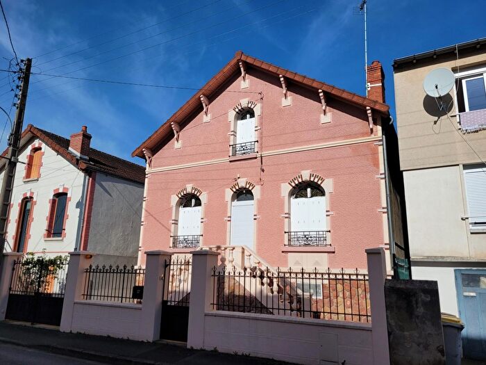 Maison à vendre - Montluçon, Saint-Jean, Chantoiseau, Ilets - 5 pièces - 4 chambres
