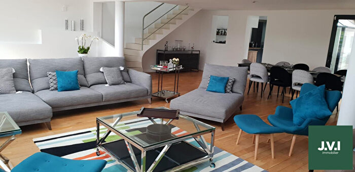 Appartement à vendre - Enghien-les-Bains - 8 pièces - 5 chambres