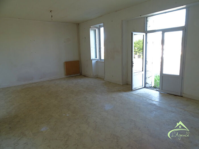 Maison à vendre - Saillat-sur-Vienne - 7 pièces - 4 chambres