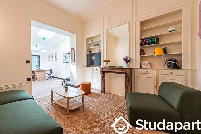 Appartement à louer - Henriville, Amiens - 1 pièce - 2 chambres