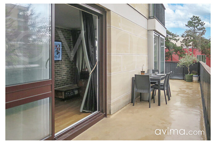 Appartement 4 pièces à vendre à Fontenay-le-Fleury, Hôtel de ville