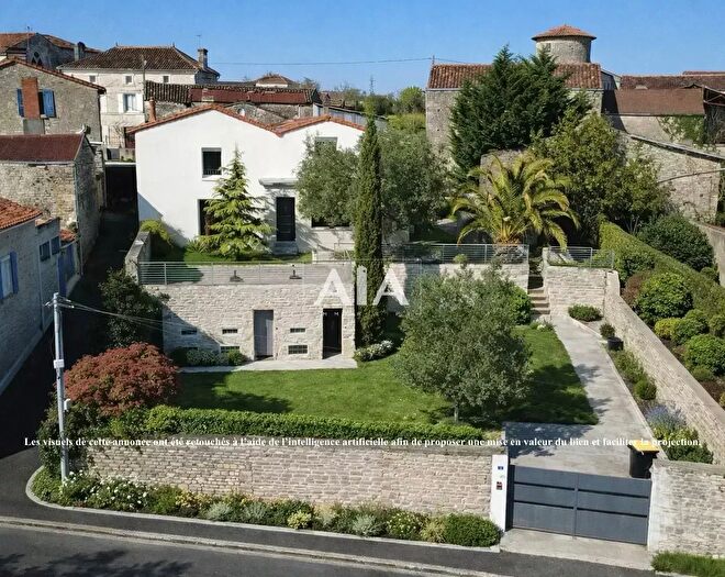 Maison à vendre - Luxé - 6 pièces - 3 chambres