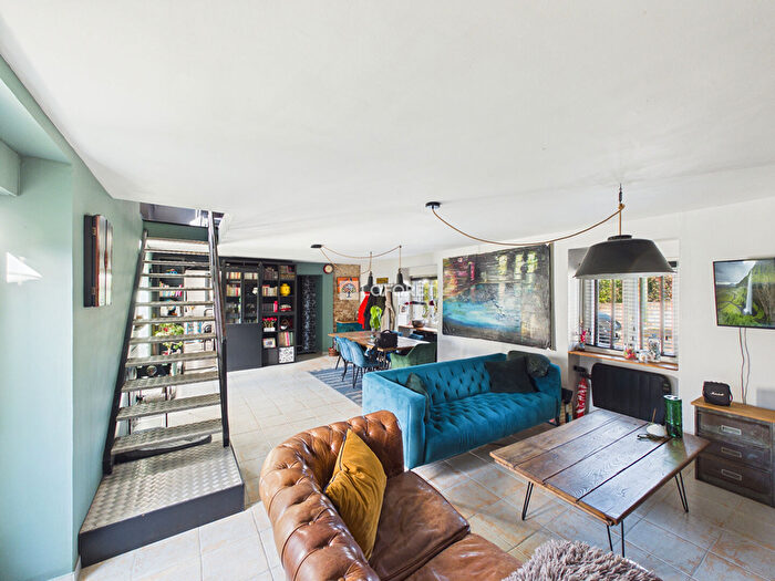 Maison à vendre - Saint-Évarzec - 5 pièces - 4 chambres