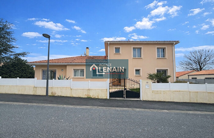 Maison à vendre - Trémentines - 8 pièces - 5 chambres