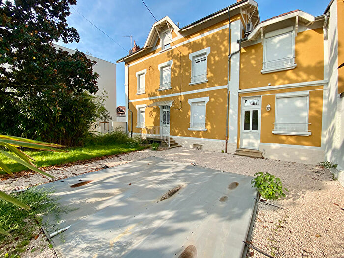 Maison à vendre - Villefranche-sur-Saône, Centre-ville - 7 pièces - 4 chambres