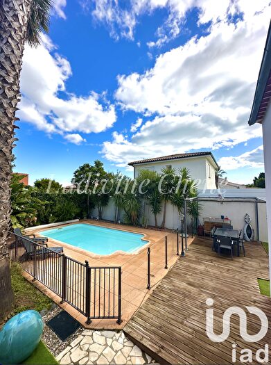 Maison à vendre - Vias, Ville - 6 pièces - 5 chambres