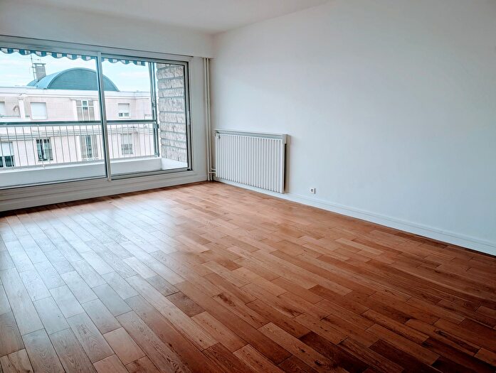 Bourg-la-Reine, République : Appartement 2 pièces à louer