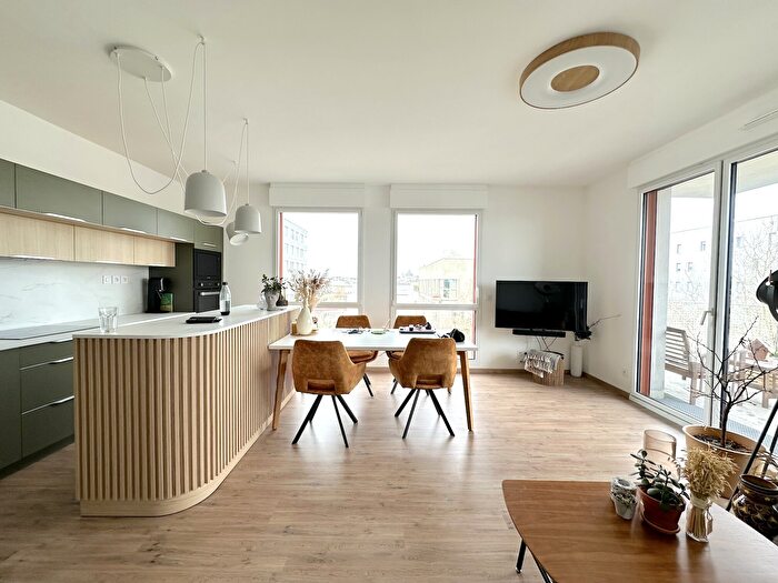 Maisons à vendre et appartements à louer - 1