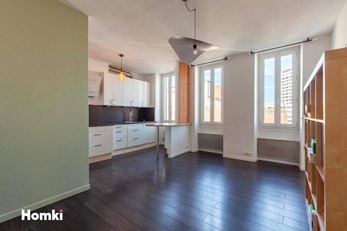 Appartement à vendre - Marseille e  - 3 pièces - 2 chambres