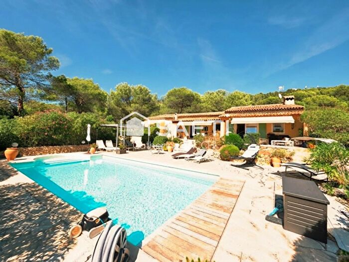 Roquebrune-sur-Argens, Village : Maison 7 pièces à vendre