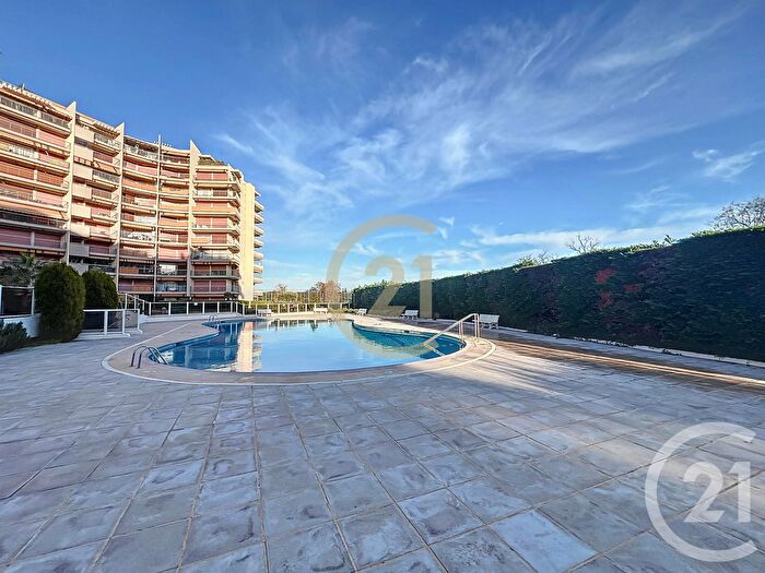 Appartement à louer - Mandelieu-la-Napoule, La Napoule - 2 pièces - 1 chambre