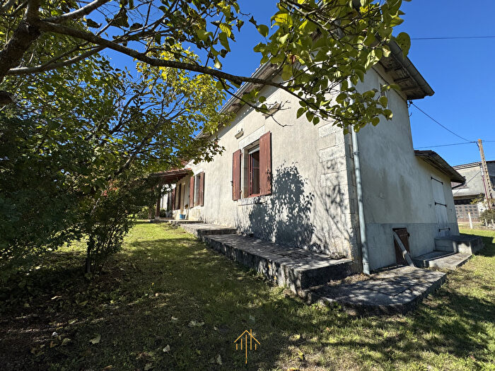 Maison à vendre - Barbezieux-Saint-Hilaire - 4 pièces - 3 chambres