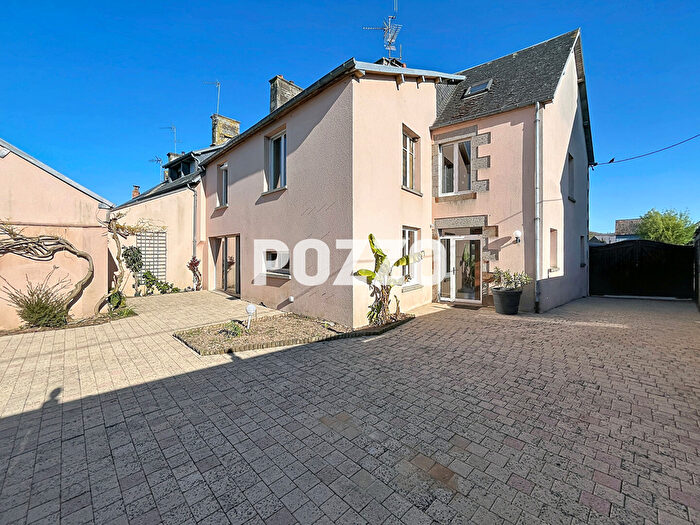 Maison 8 pièces à Saint-Laurent-de-Cuves, à vendre