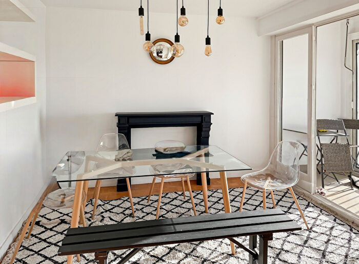 Appartement à vendre - Quartiers Centre, Colombier - 3 pièces - 2 chambres