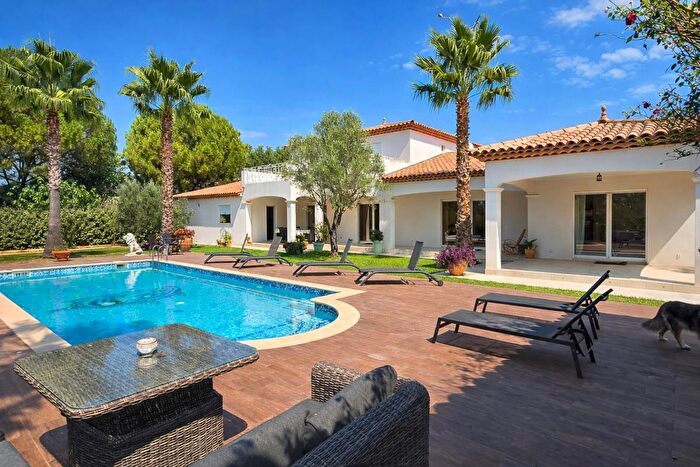 Maison à vendre - Le Muy - 8 pièces - 5 chambres