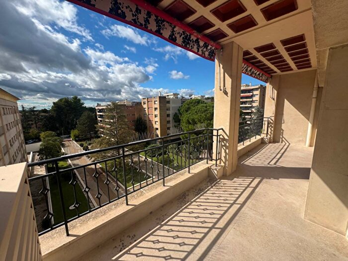 Appartement à louer - Aix-en-Provence - 4 pièces - 3 chambres