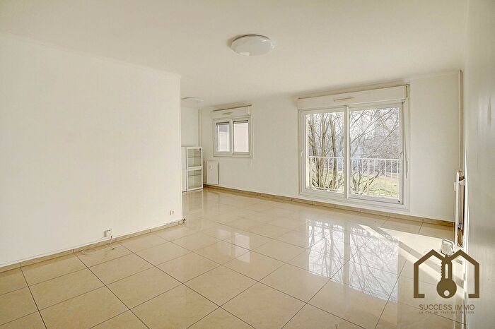 Appartement à vendre - Vaulx-en-Velin, Mas Sud - 5 pièces - 3 chambres