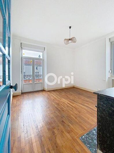 Appartement à louer - Nord Est, Neufchâteau - 4 pièces - 3 chambres