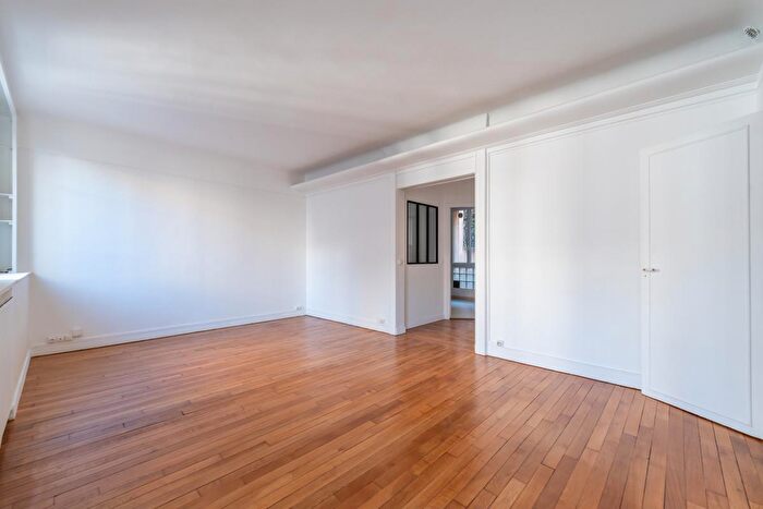 Appartement à vendre - Paris e , Jean Moulin, Porte dOrléans - 3 pièces - 2 chambres