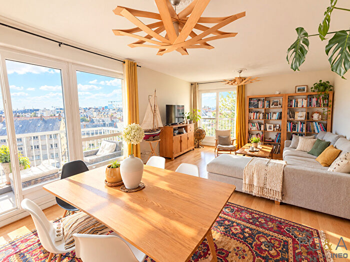 Quartiers Centre, Saint-Hélier, Gare : Appartement 5 pièces à vendre