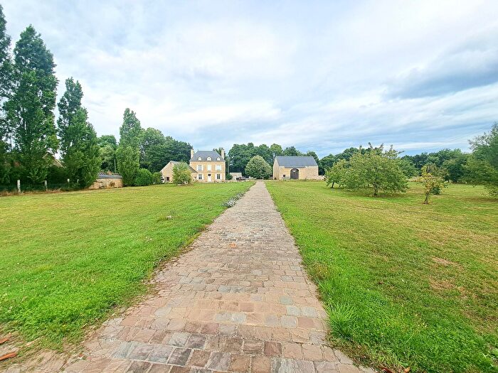 Maison à vendre - Sées - 10 pièces - 5 chambres