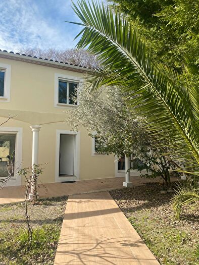 Maison à vendre - Nîmes - 7 pièces - 5 chambres