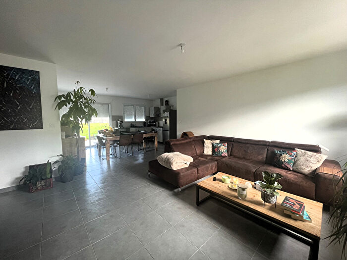 Maison à louer - Saint-Fort - 4 pièces - 3 chambres