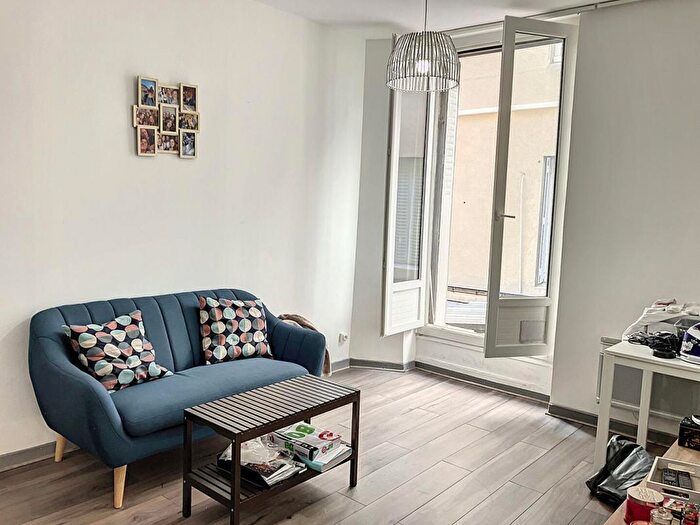 Appartement à louer - Avignon, Palais des Papes, Zone Piétonne - 2 pièces - 1 chambre