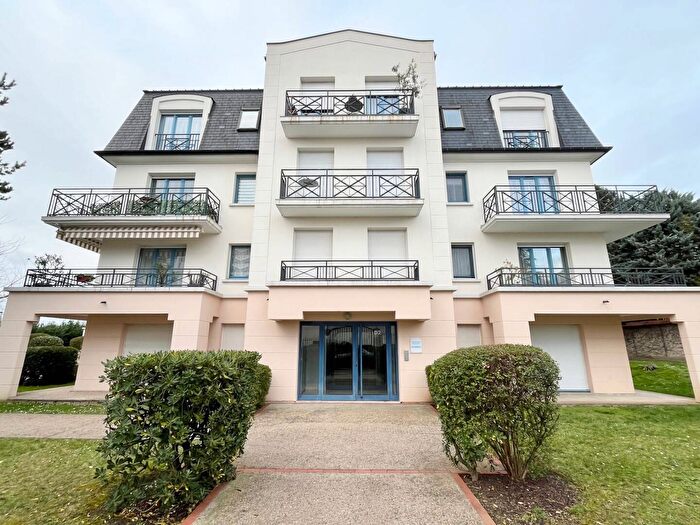 Appartement à louer - Gare-Varennes-Zone Industrielle, Sucy-en-Brie - 1 pièce