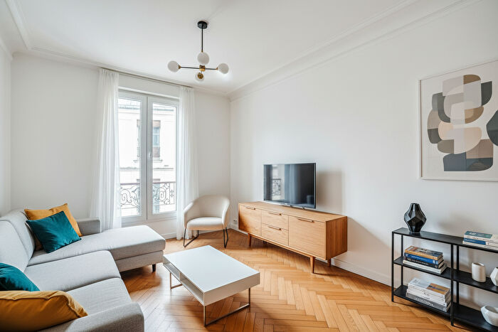 Appartement à vendre - Paris e , Barbès, Château Rouge - 3 pièces - 2 chambres