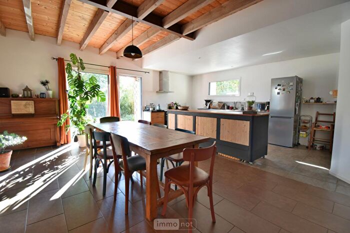 Maison 9 pièces à Bécon-les-Granits, à vendre