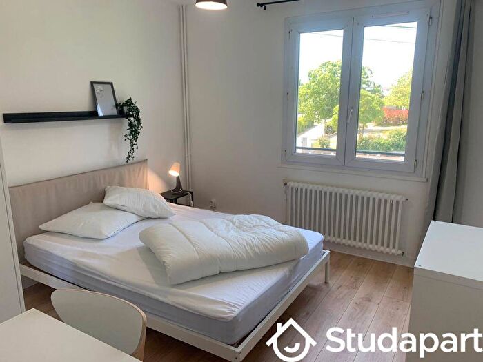 Appartement à louer - Vallée Verte, La Roche-sur-Yon - 1 pièce - 2 chambres