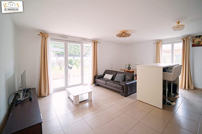 Appartement à vendre - Ferney-Voltaire - 3 pièces - 2 chambres