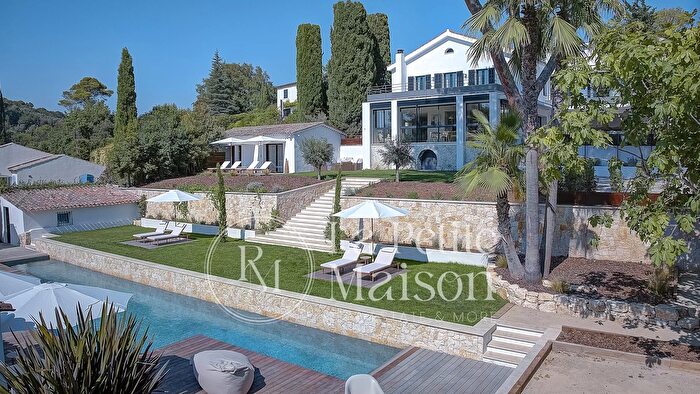 Maison à vendre - Biot - 9 pièces - 4 chambres