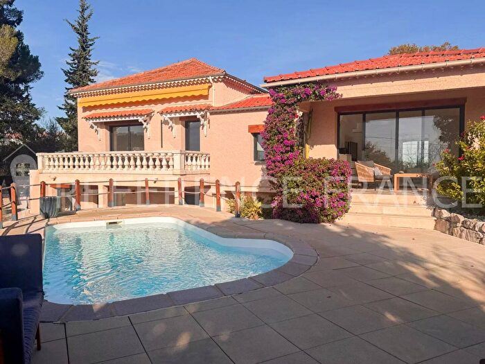 Maison à louer - Mougins - 6 pièces - 5 chambres