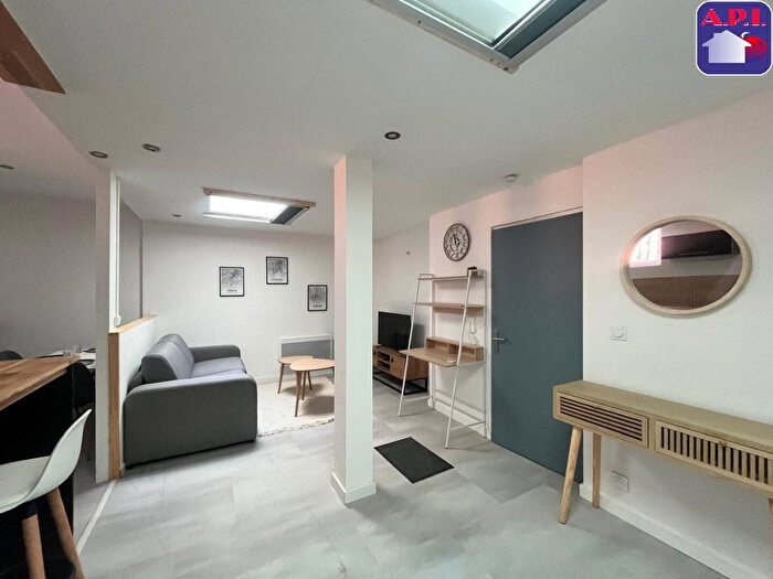 Appartement à louer - Centre Ancien, Pamiers - 1 pièce