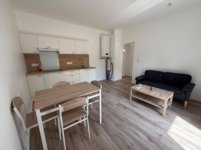 Ouest-Centre Ville, Saint-Pierre-du-Mont - Appartement 2 pièces à louer