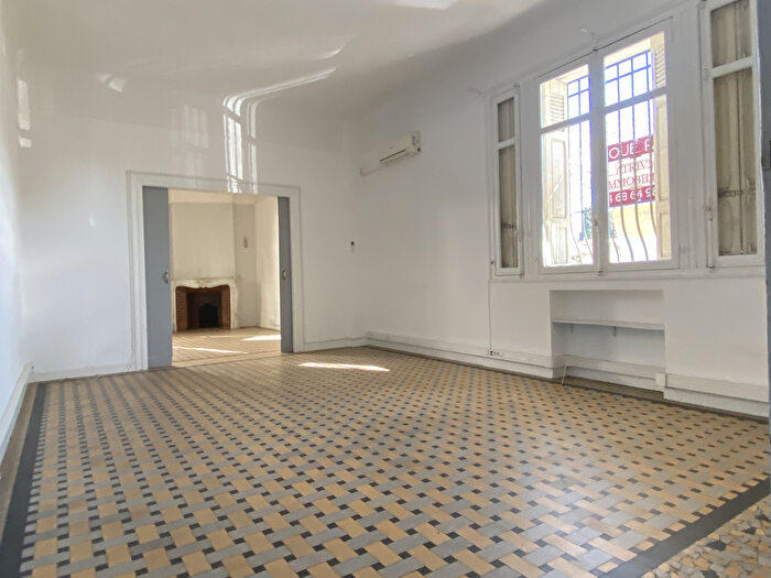 Maisons à vendre et appartements à louer - 1